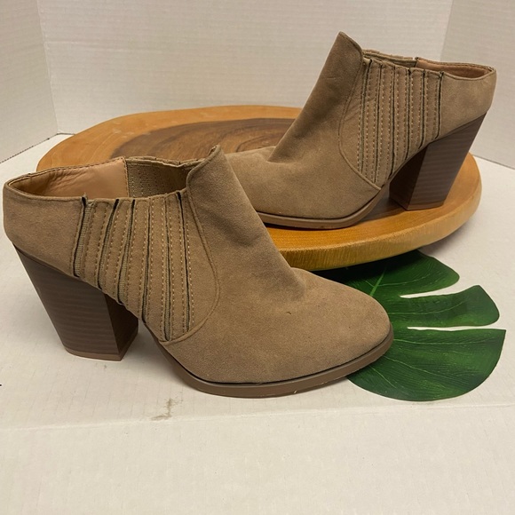Yoki | Shoes | Yoki Faux Leather Heeled Mules | Poshmark